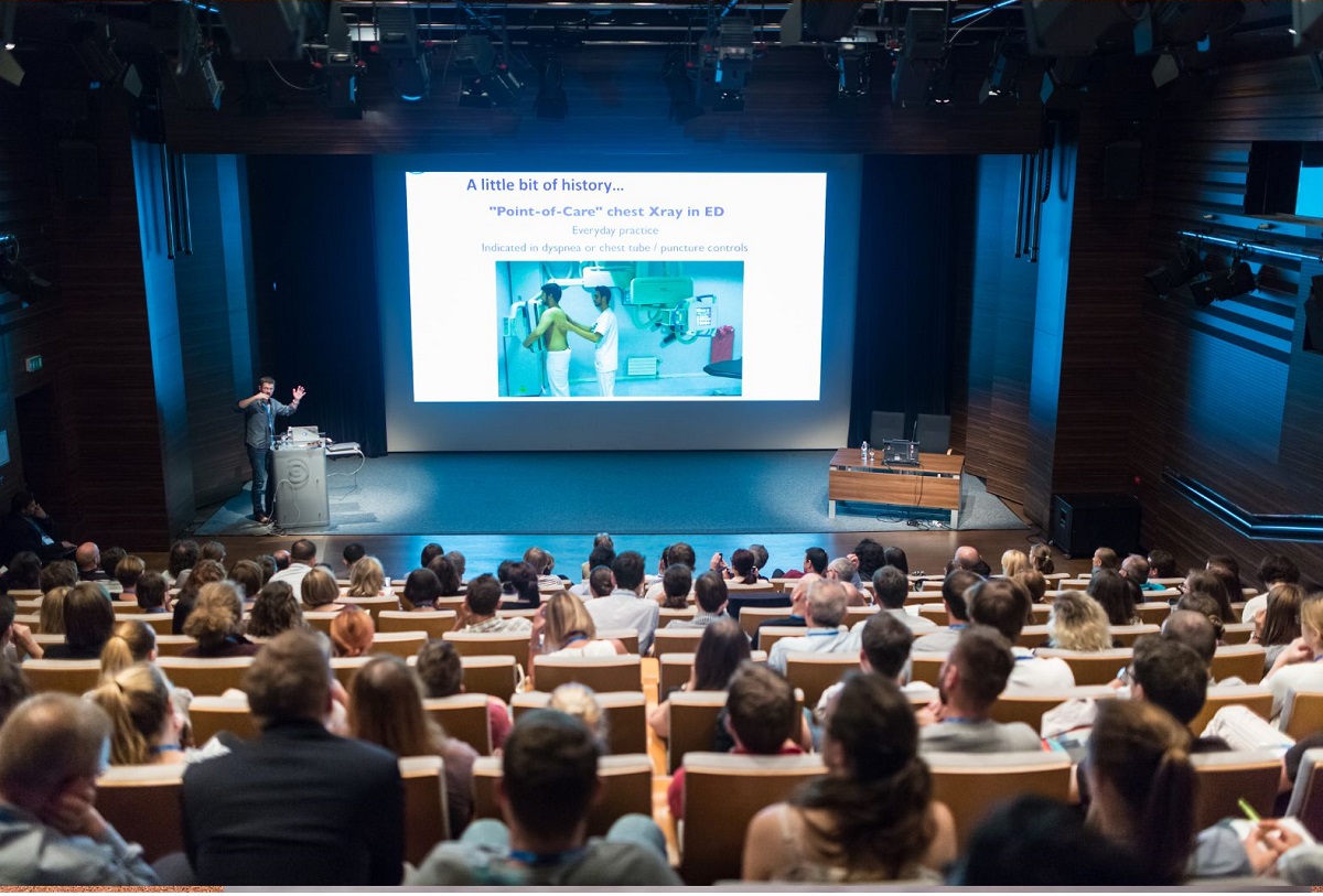 Informative Speech Templates Keep Speakers On Track